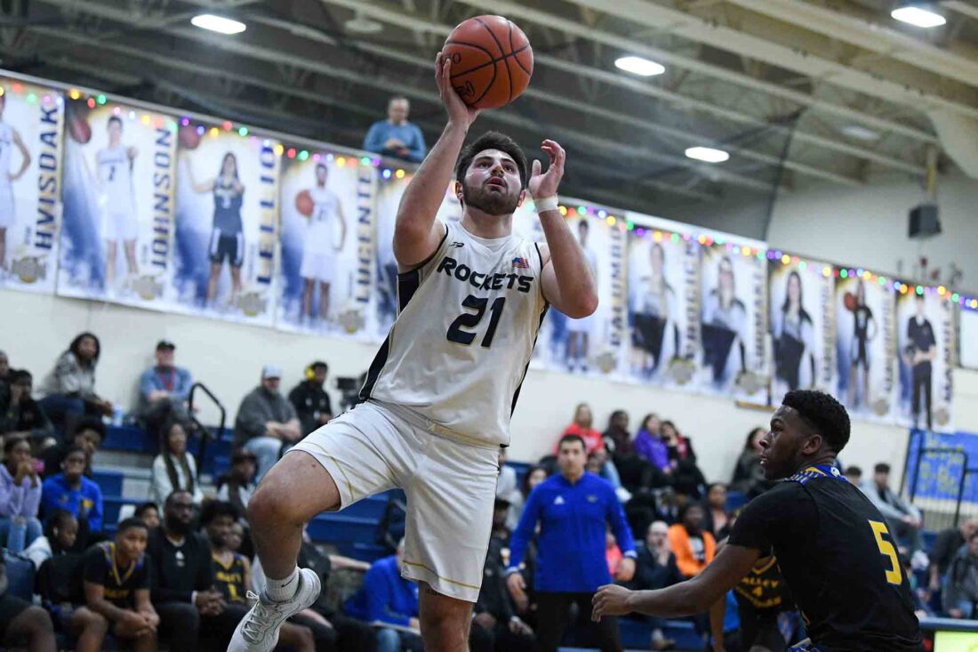 Short-handed Rockets cruise past Valley Christian, 59-25 | News, Sports ...